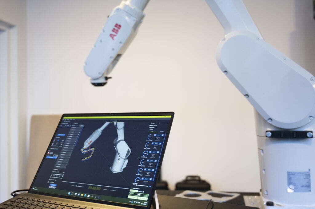 Choosing The Right Robot Programming & Simulation Software